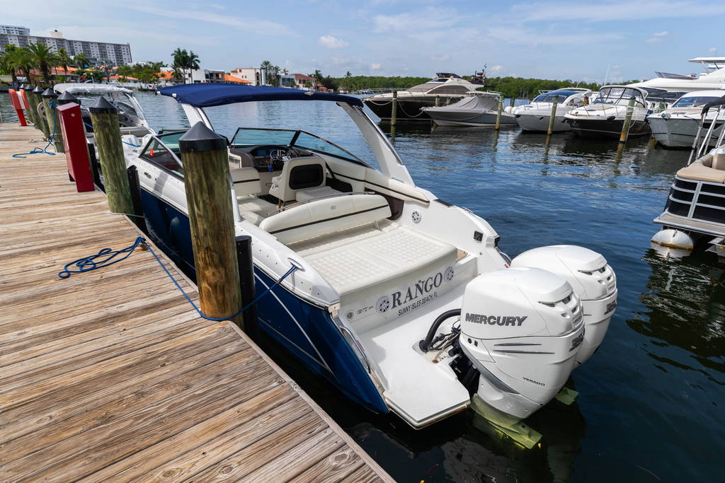 Used 2019 Cobalt 30SC for sale in Aventura (#C005) - Marine Connection
