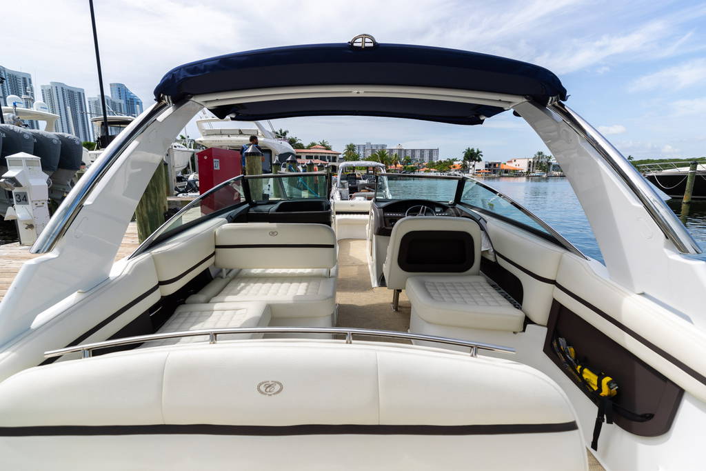 Used 2019 Cobalt 30SC for sale in Aventura (#C005) - Marine Connection