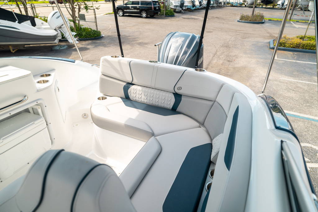 New 2024 Hurricane SunDeck 2400 OB for sale in Stuart (#7836) - Marine ...