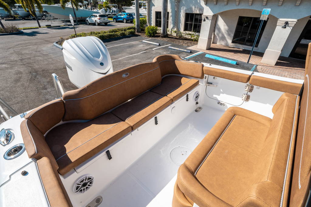 New 2025 Sea Hunt Ultra 255 SE for sale in Vero Beach (#0110) - Marine Connection