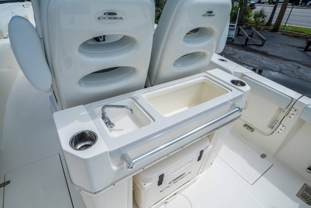 New 2025 Cobia 265 CC for sale in Fort Lauderdale (#G049) - Marine ...